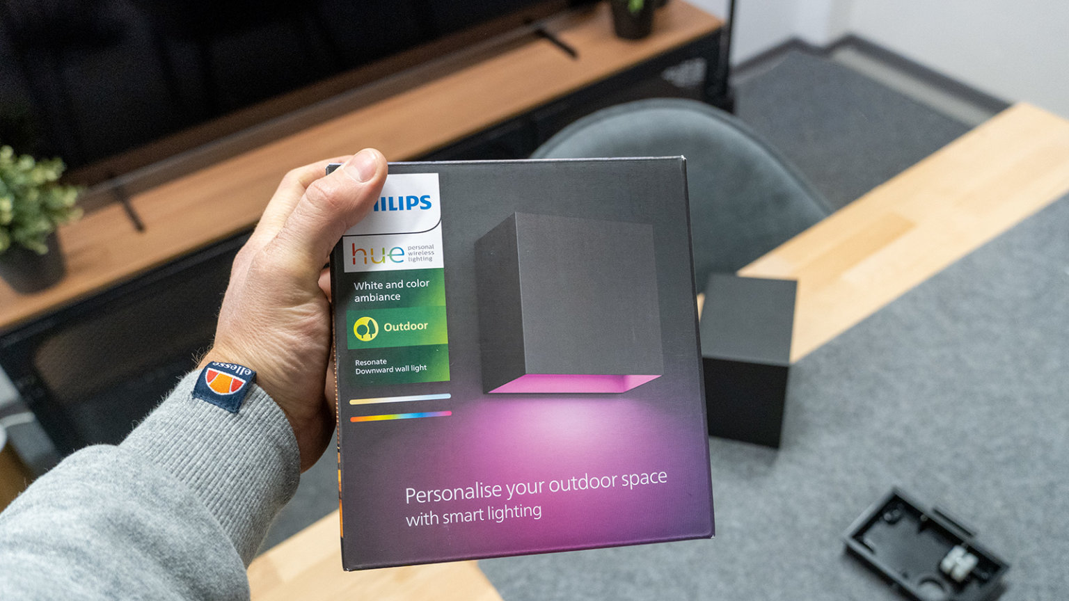 Erster Eindruck: Einstrahlige Philips Hue Resonate Downward ausprobiert - Smartlights.de